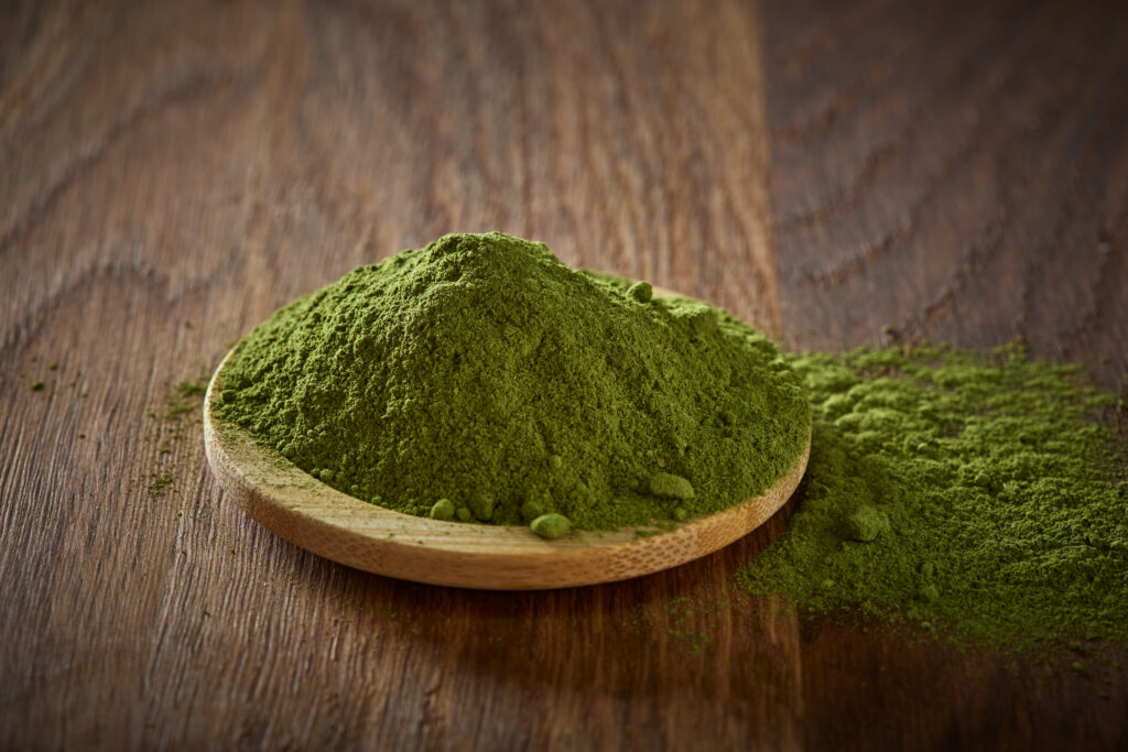 Moringa poeder: De werking, gebruikerservaringen + aankooptips - Nutrifoodz