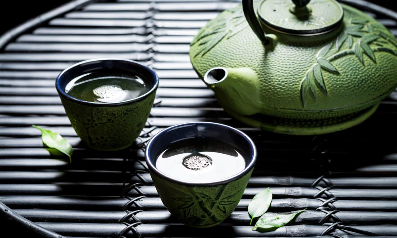 Groene thee en theïne: Alles wat je moet weten over cafeïne in groene ...