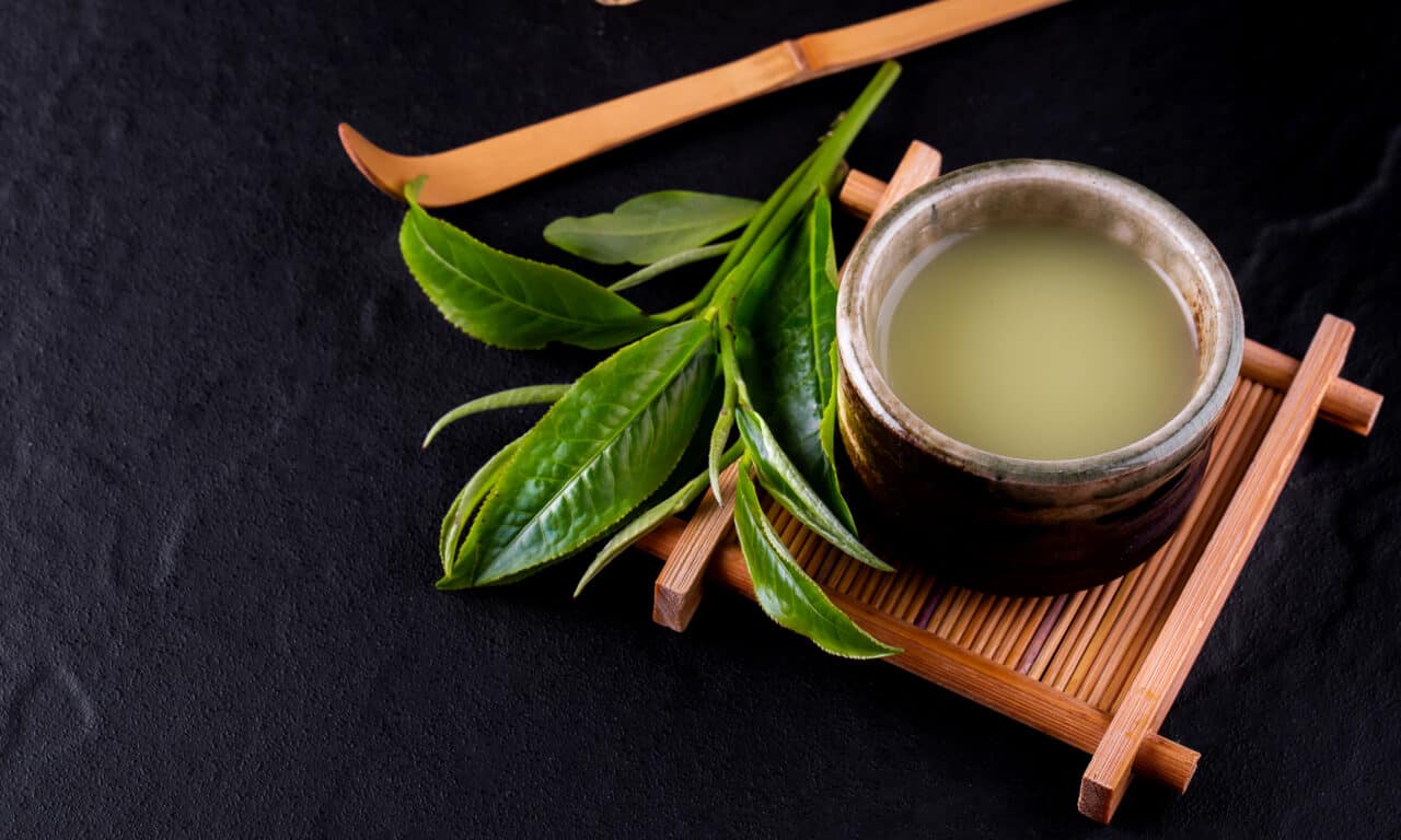 Groene thee en theïne: Alles wat je moet weten over cafeïne in groene ...